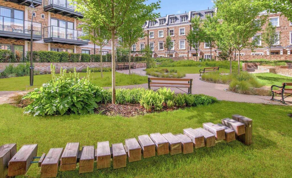 Chiswick Gate - Macfarlane